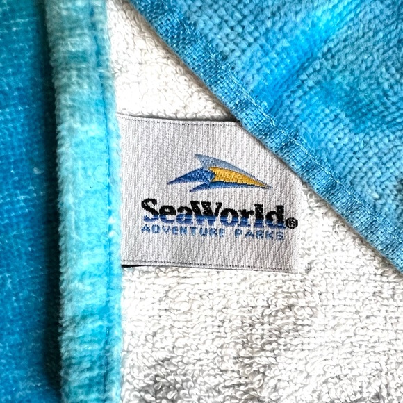 Vintage | Bath | Vintage 99s Seaworld Dolphin Towel | Poshmark